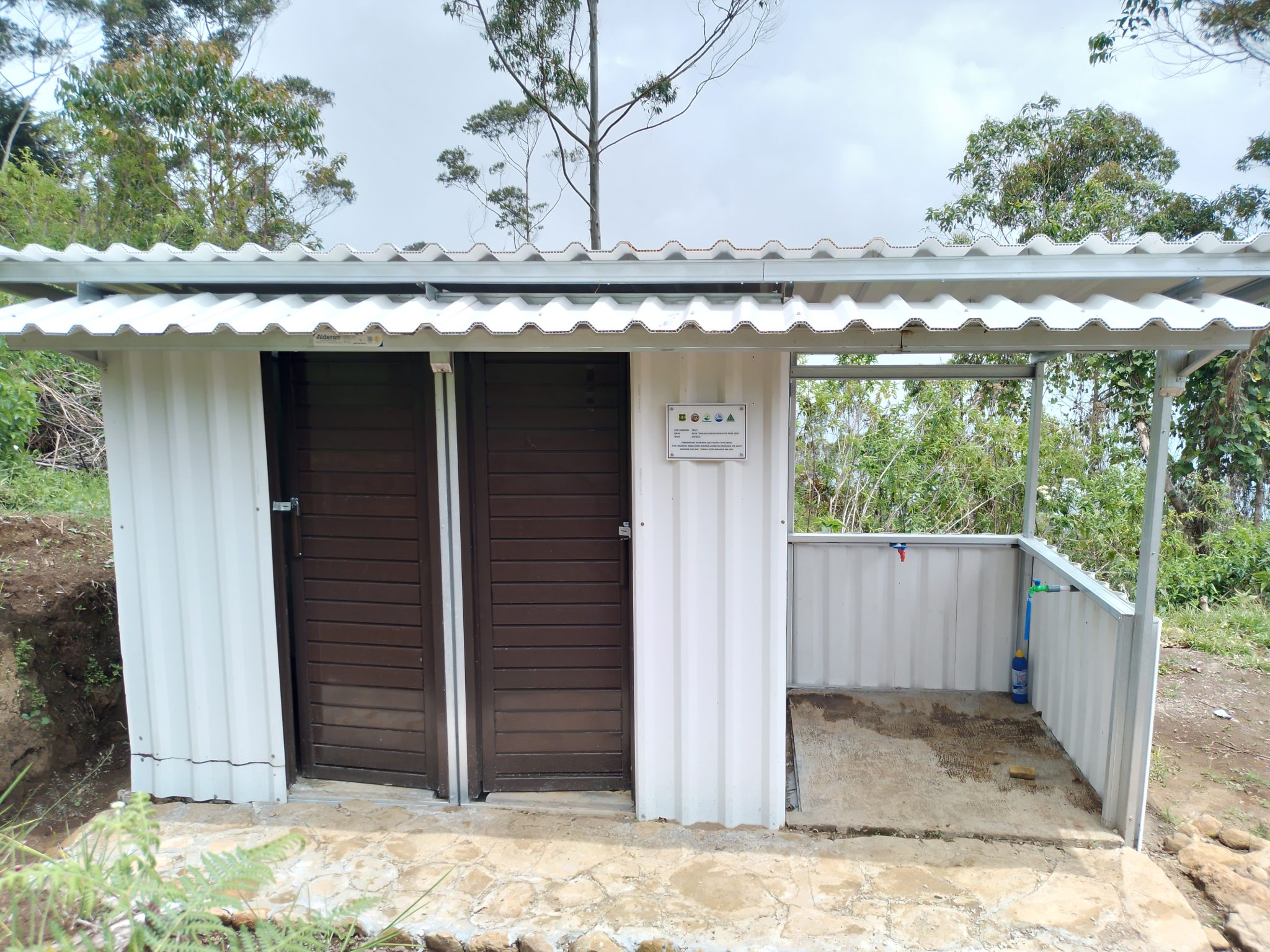 Pengadaan Sarana Dan Pembangunan Fasilitas Di Jalur Pendakian Gunung ...